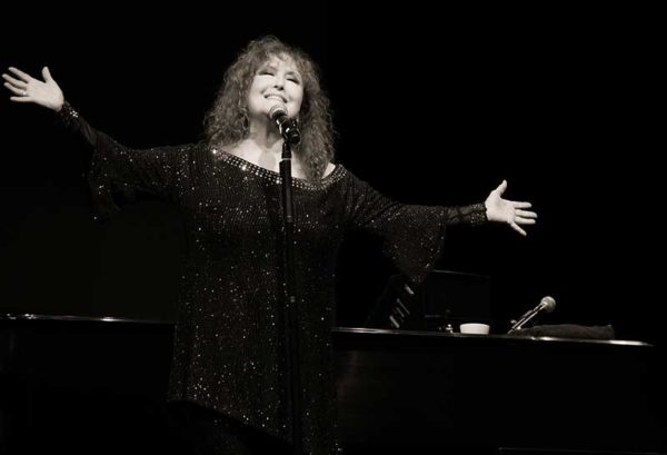 Melissa Manchester – Chic Compass Magazine