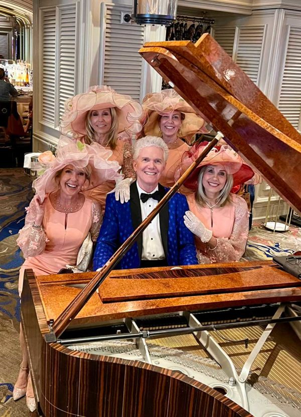 Piano Players of Bellagio – Chic Compass Magazine